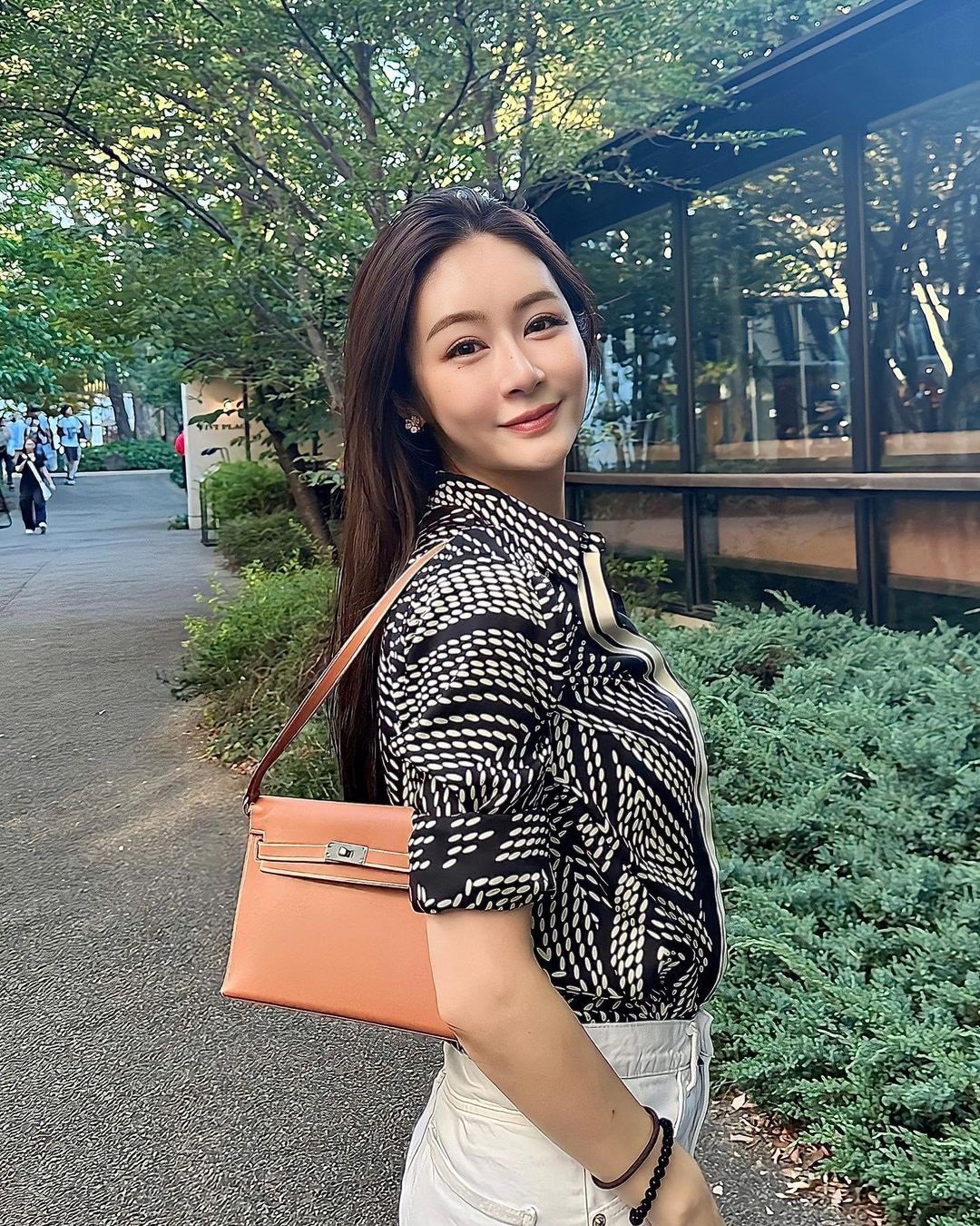 2ページ目 「この変貌ぶりはすごい」黒木啓司の妻・宮崎麗果“ゼロ整形”イケメン弟を公開「さすがべっぴんさんの弟」｜ニュース｜ピンズバnews