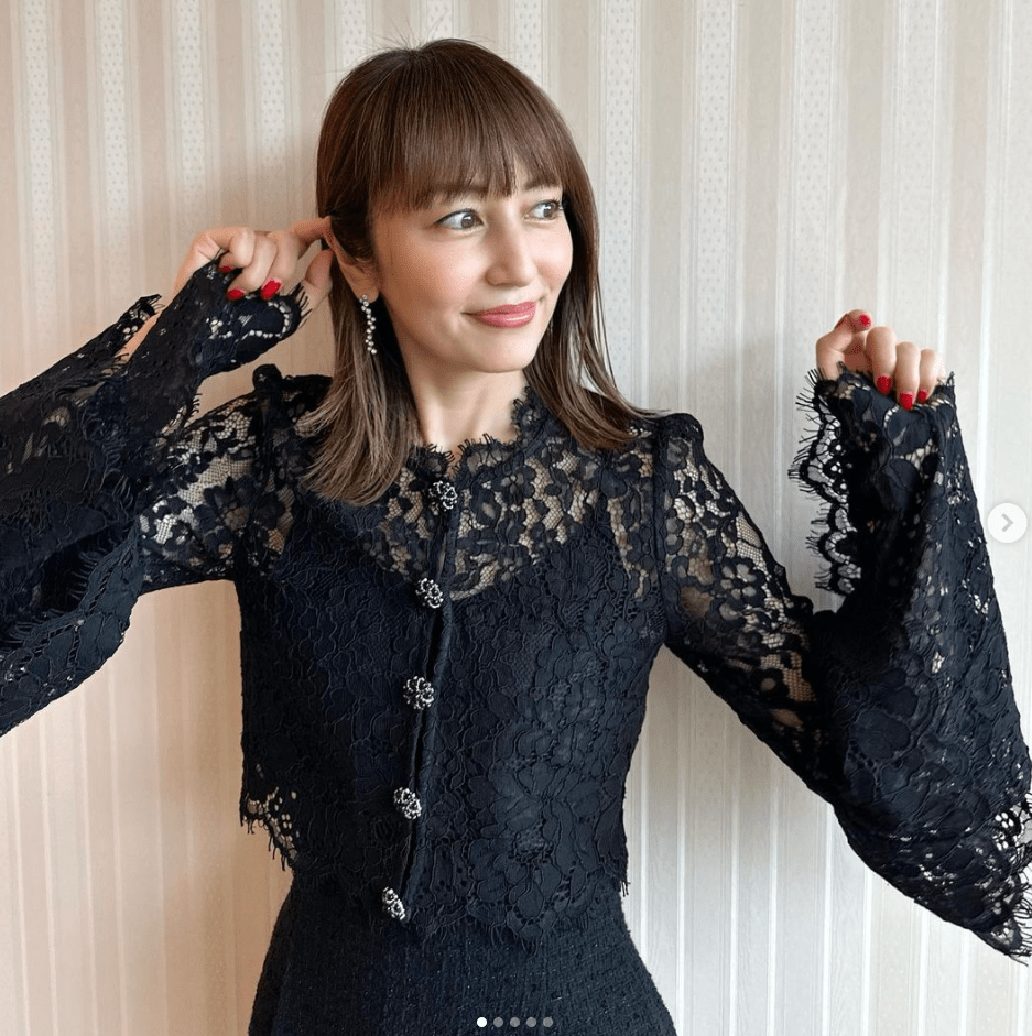 「しかし、細い 」44歳矢田亜希子、スラリと伸びる“美脚披露”にファン悶絶「美しいおみ足!」「どんどん若くなってますね」の声|概要|ニュース