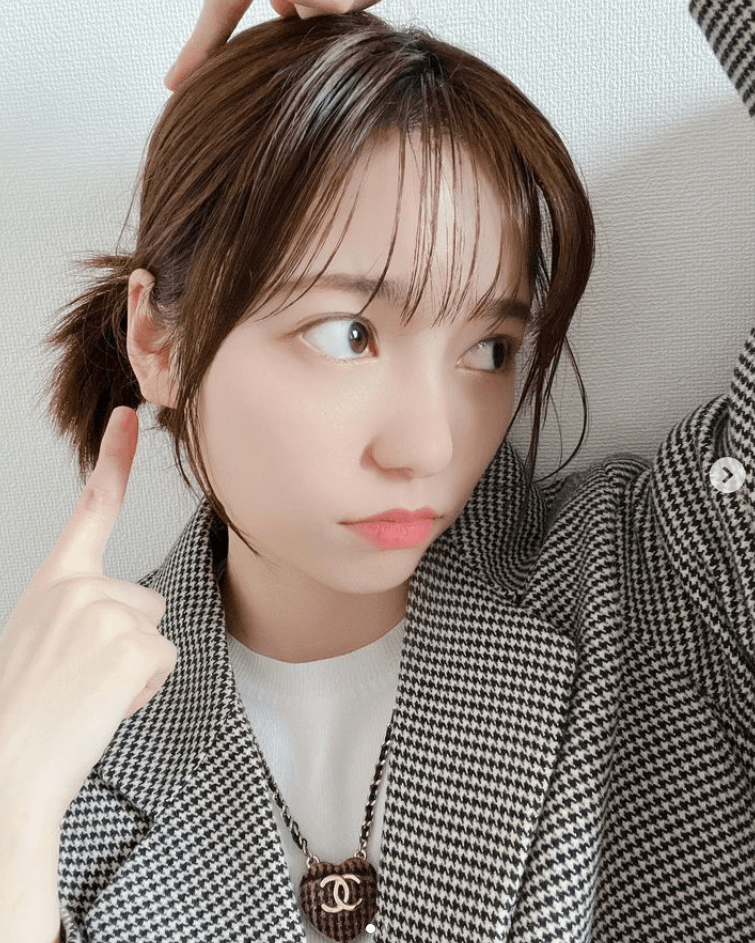 「オシャレカワイイ」島崎遥香“へそ出しtシャツ”のy2k激かわコーデで春らしさ全開「ぱるるは1番美しい花」|ニュース|ピンズバnews