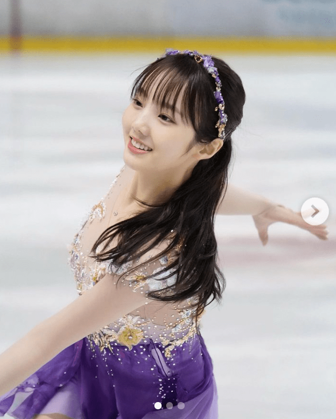 2ページ目 「まさに天使」本田真凜、清楚系マフラー姿のちゅん顔がかわいすぎる！3姉妹お出かけプラベショットに反響｜ニュース｜ピンズバnews