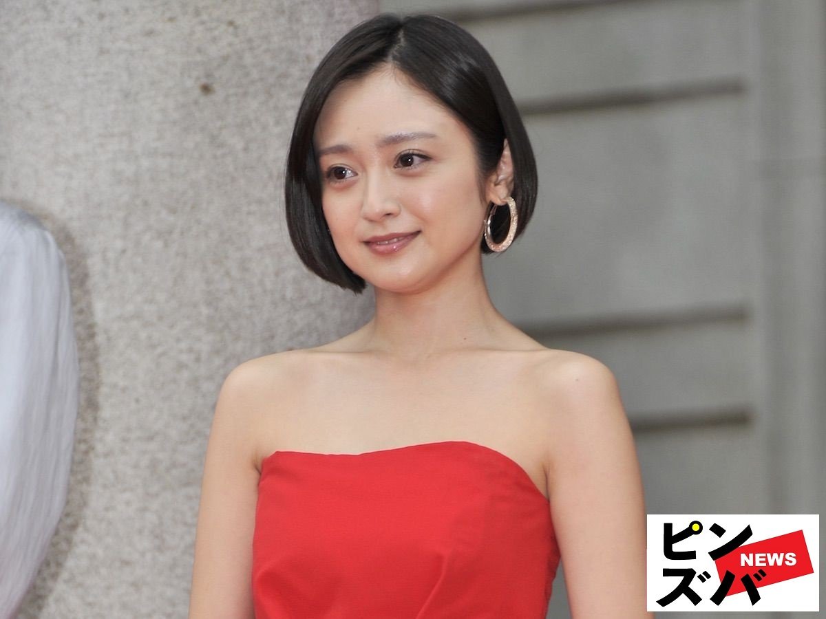 「ぷるんぷるんですね」安達祐実、熱愛報道後初のインスタ更新ショットに絶賛の嵐「肌透明すぎるやん」|ニュース|ピンズバnews